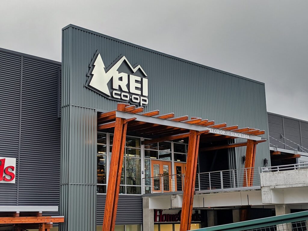 The Seattle School of Retail - Foster Business Magazine